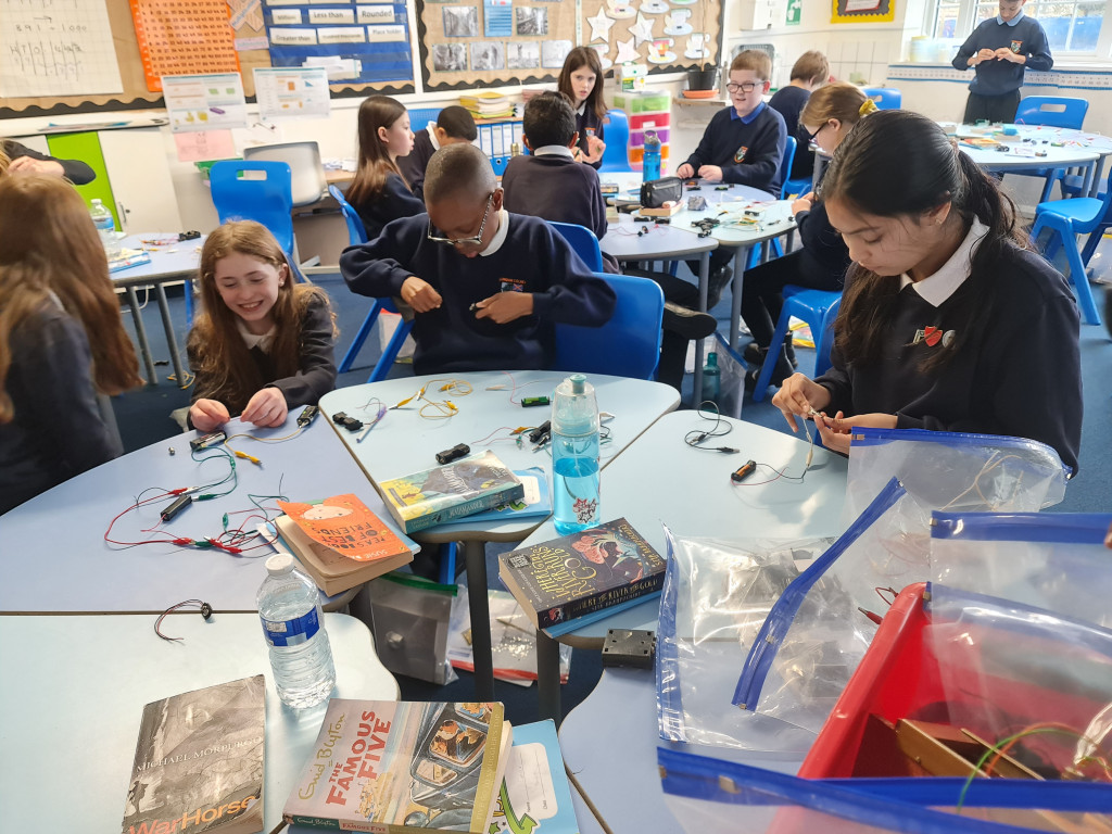 Year 6 have been studying electricity in science. – London Colney ...